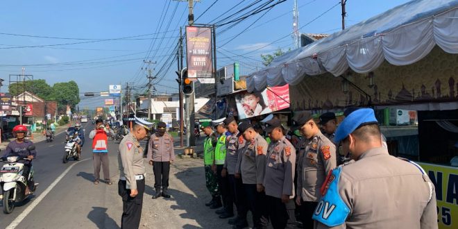 Pelayanan Prima, Personel Pam Ops Ketupat Lodaya 2025 Apel Pagi di Pos Pengamanan Cisaga – Situs ...